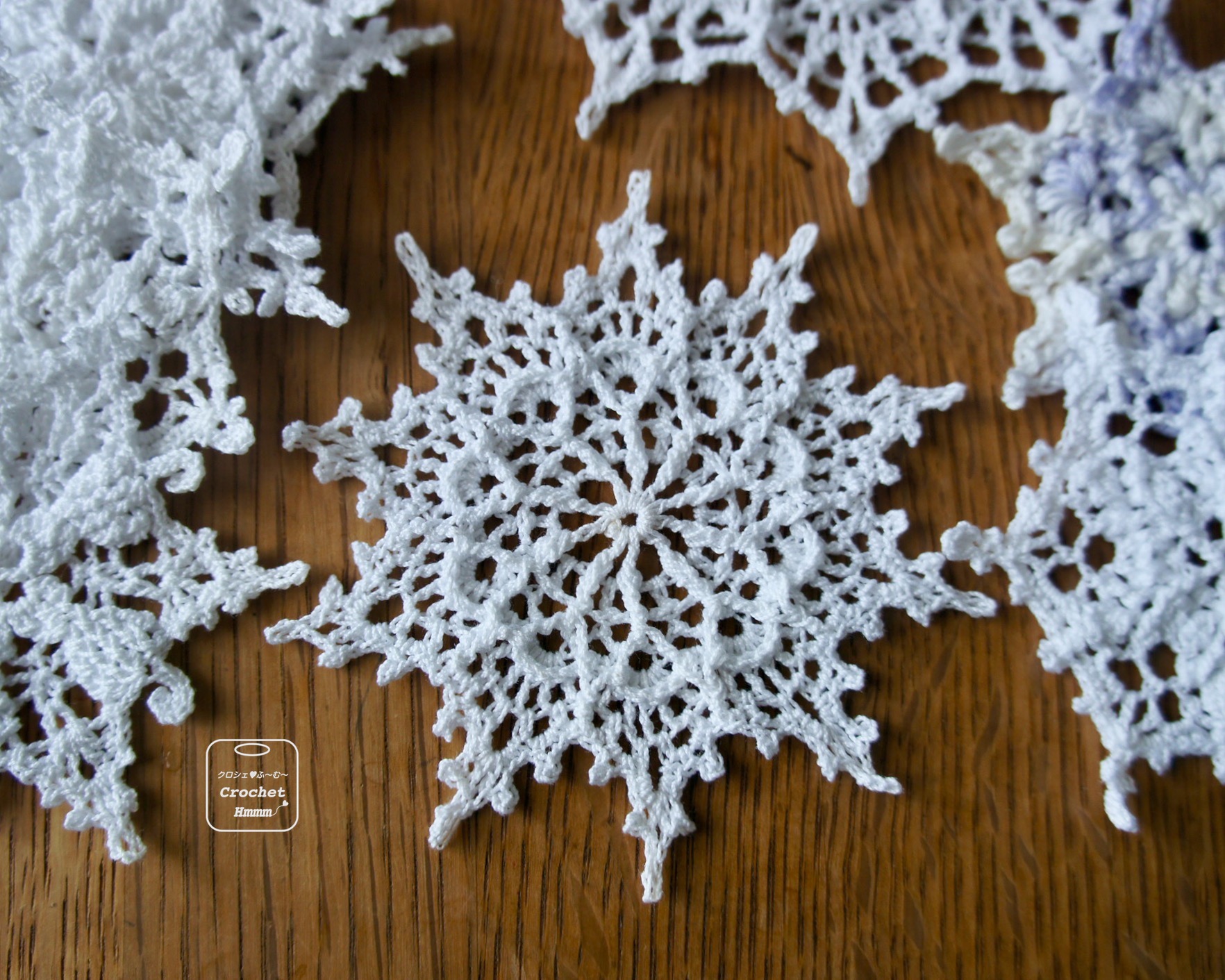 Irina Maleevaさんの 雪の結晶モチーフ | crochet hmmm クロシェ ♡ ふ〜む〜
